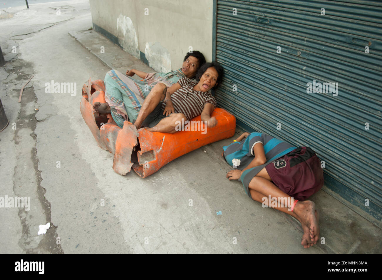 Philippines poverty hi-res stock photography and images - Alamy