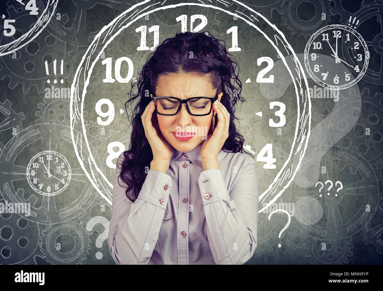 Bsuinesswoman feeling stressed pressured by lack of time Stock Photo ...