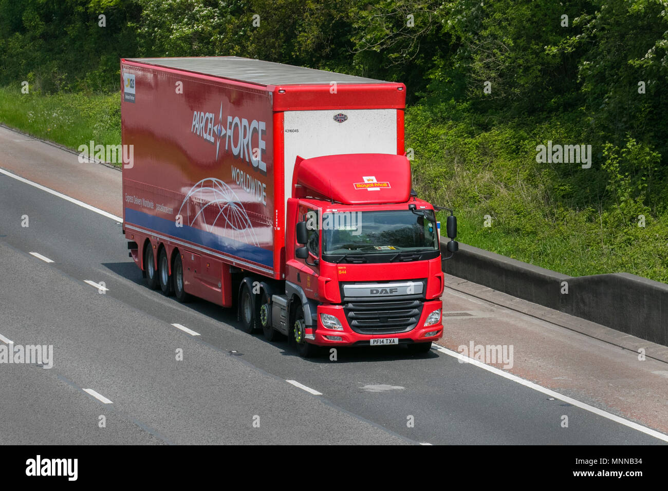 Parcel Force HGV Heavy goods & commercial traffic on the M6 southbound ...