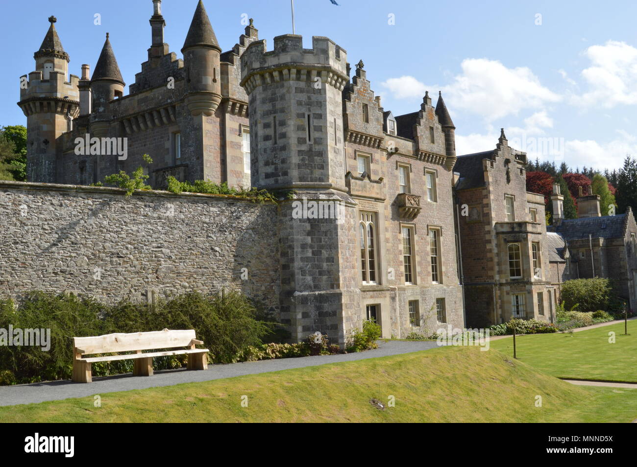 Abbotsford House and Gardens, Home of Sir Walter Scott by the River ...