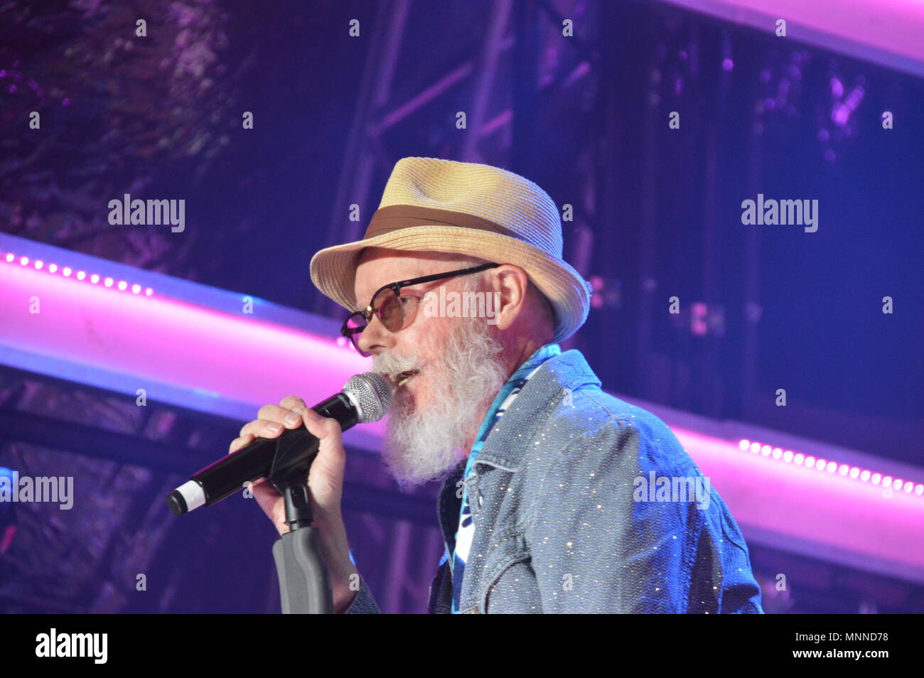 Harpo singer hi-res stock photography and images - Alamy