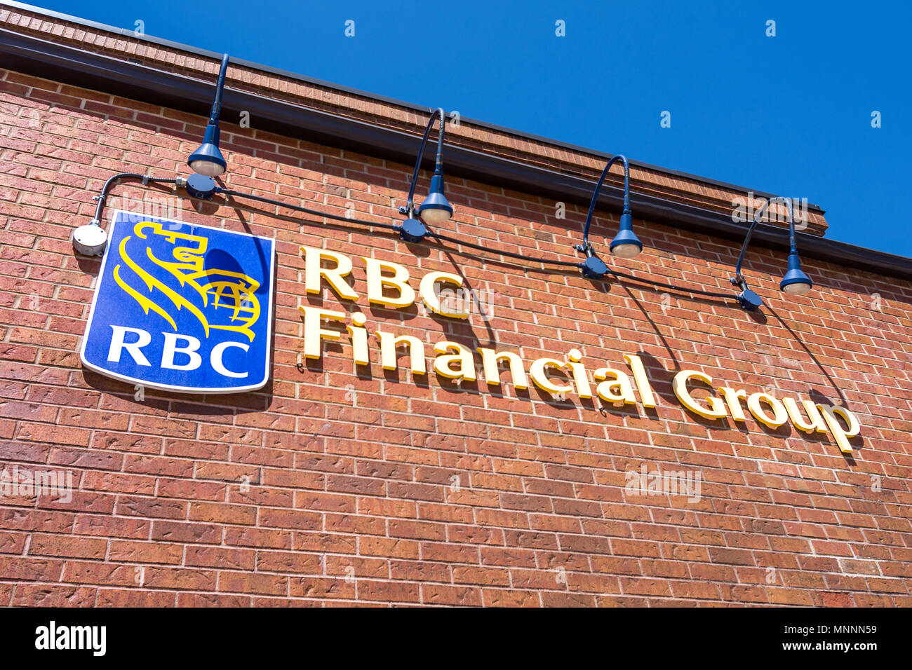Financial group hi-res stock photography and images - Alamy