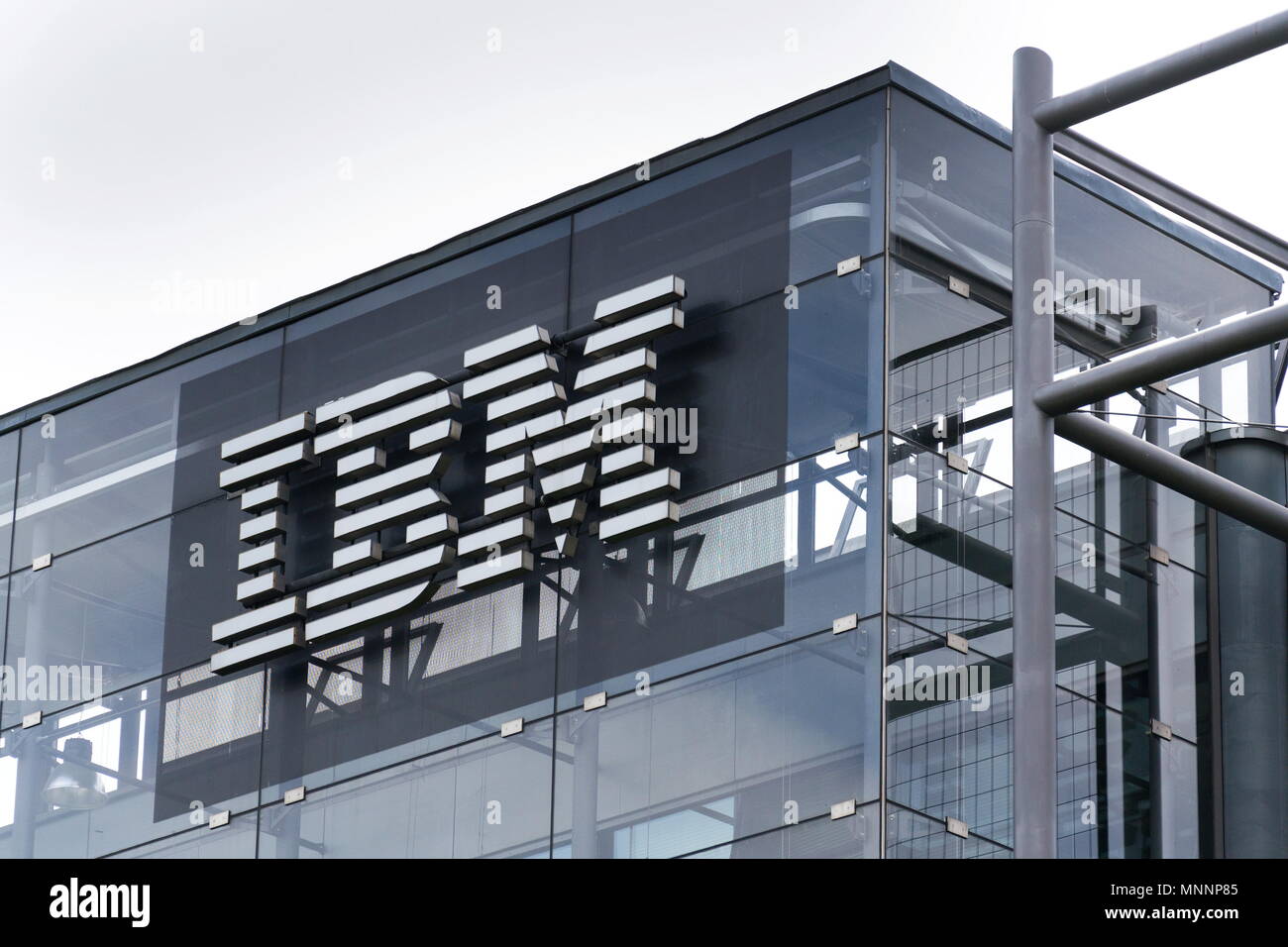 Ibm company logo hi-res stock photography and images - Alamy