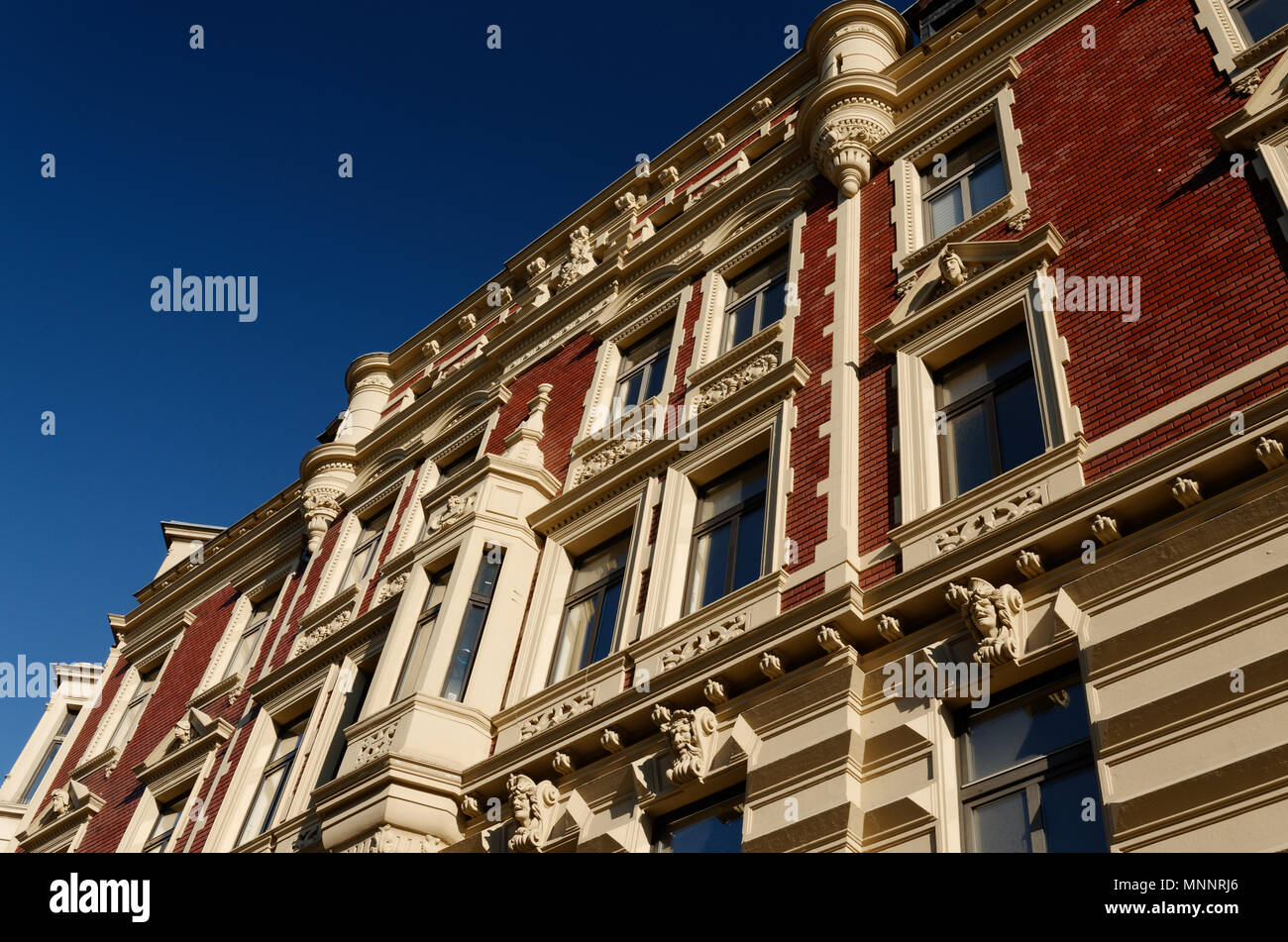 Traditional brick apartment building hi-res stock photography and ...