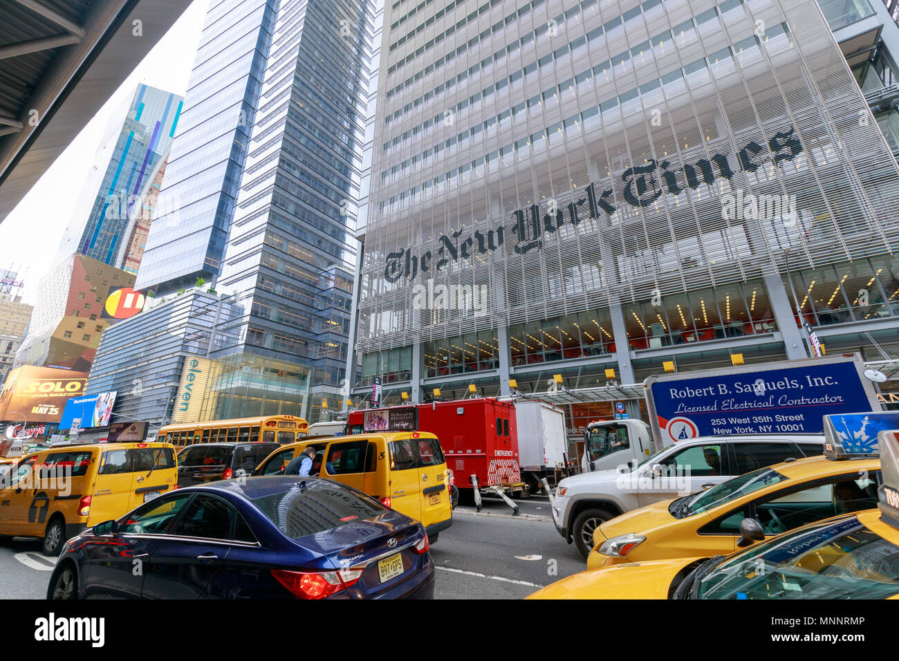 The new york times newspaper headquarters building hi-res stock ...