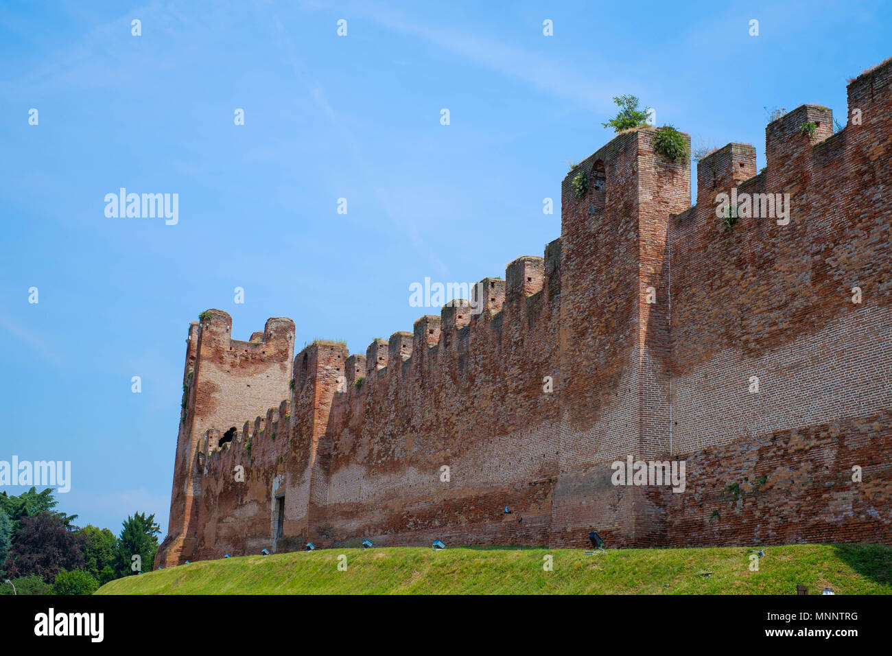 City town surrounding wall hi-res stock photography and images - Alamy