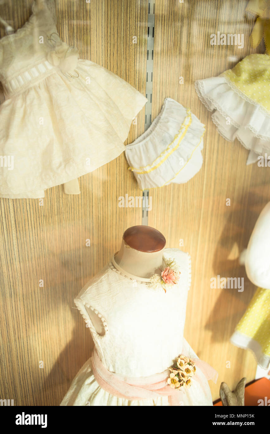 Childrenswear fashion shop window childrens store mannquins kids ...