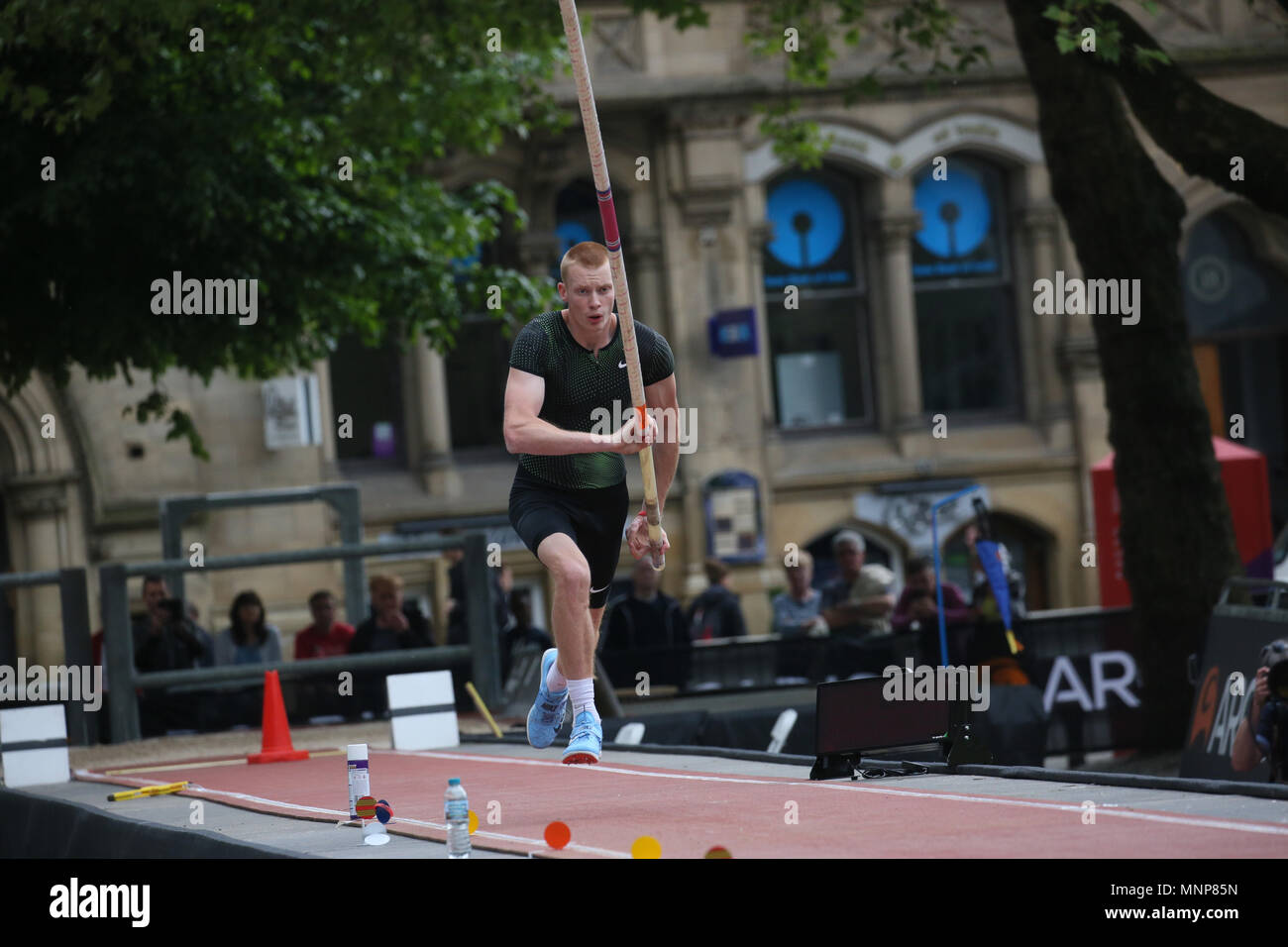 Adam hague pole vault hi-res stock photography and images - Alamy