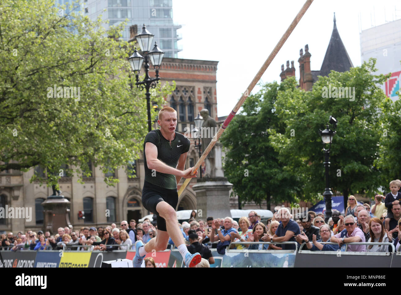 Adam hague pole vault hi-res stock photography and images - Alamy