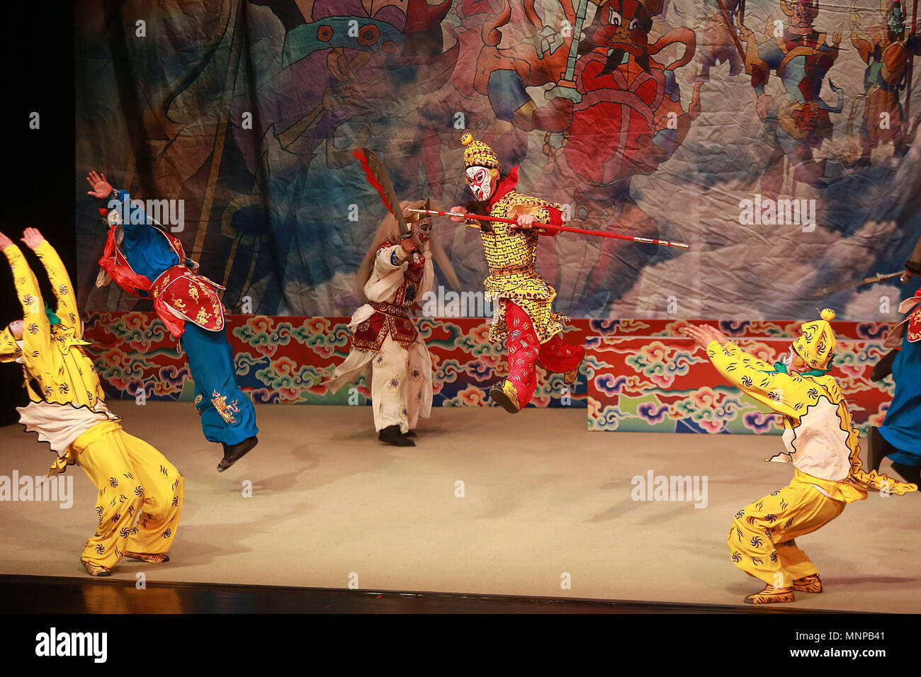 Peking opera monkey king hi-res stock photography and images - Alamy