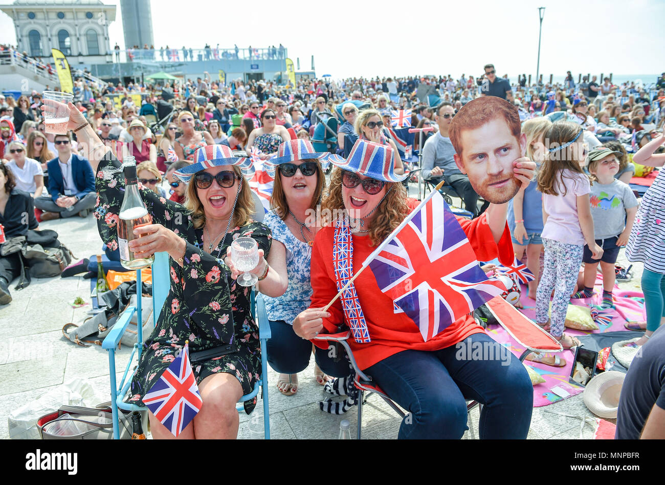 Brighton UK 19th May 2018 - Thousands of visitors watch the Royal ...