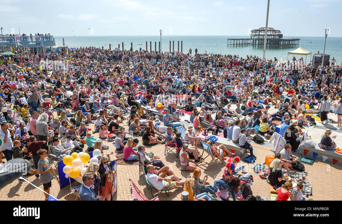 Brighton UK 19th May 2018 - Thousands of visitors watch the Royal ...