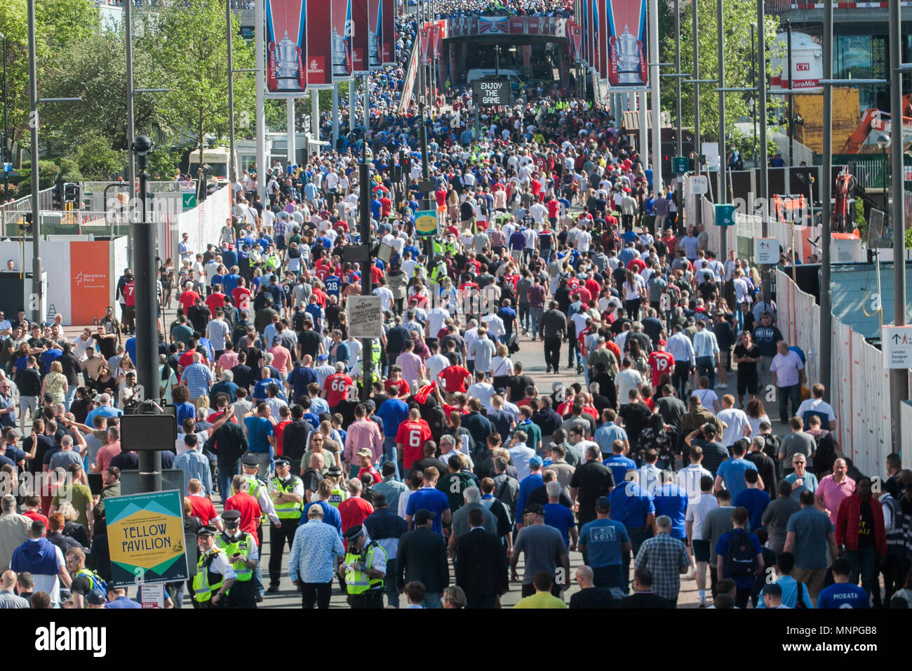 Wembley Middlesex, UK. 19th May 2018. Thousands of Chelsea and ...