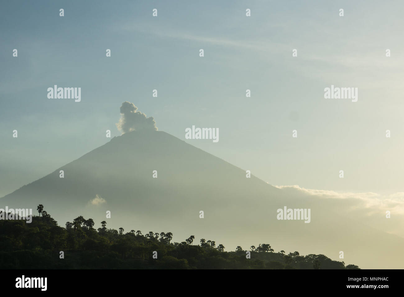 Mount agung bali smoke hi-res stock photography and images - Alamy