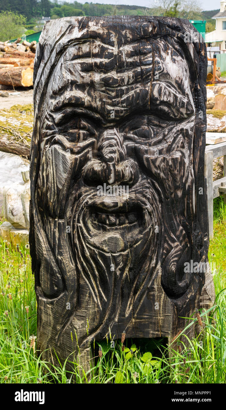 Carving tree face sculpture hi-res stock photography and images - Alamy