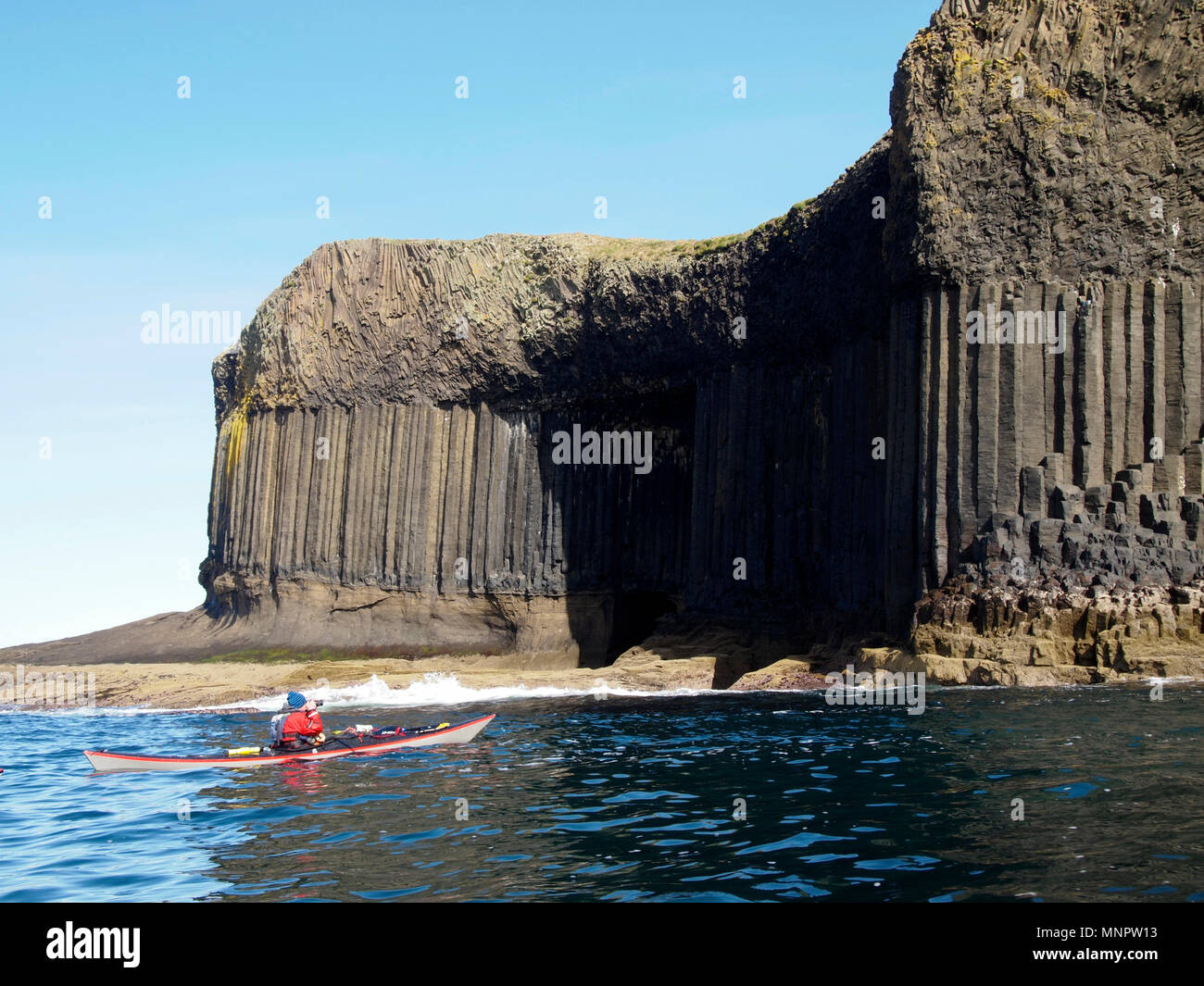 Sea kayaking, Fingal's cave, Staffa, Scotland Stock Photo - Alamy
