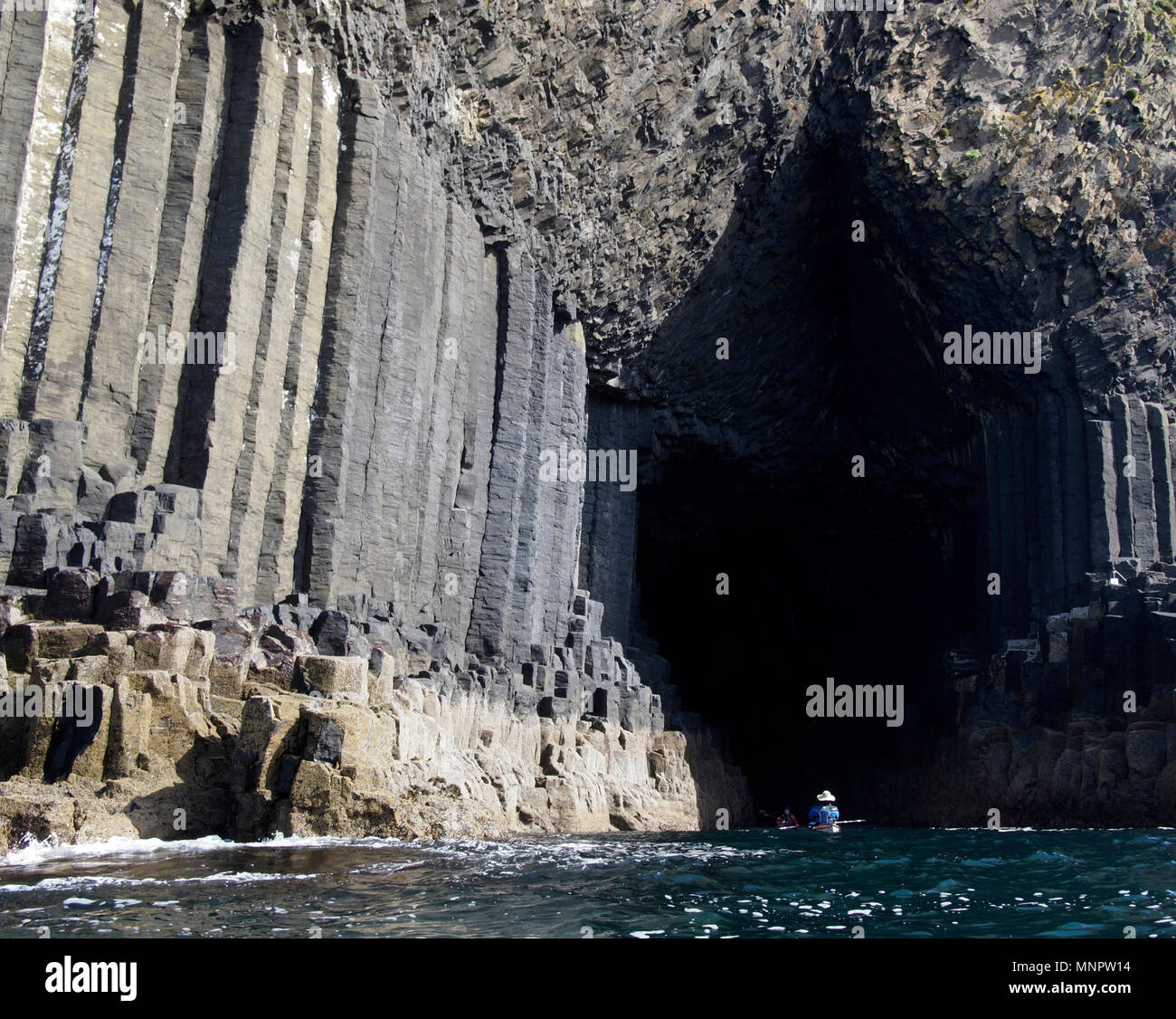 Fingals cave hi-res stock photography and images - Alamy