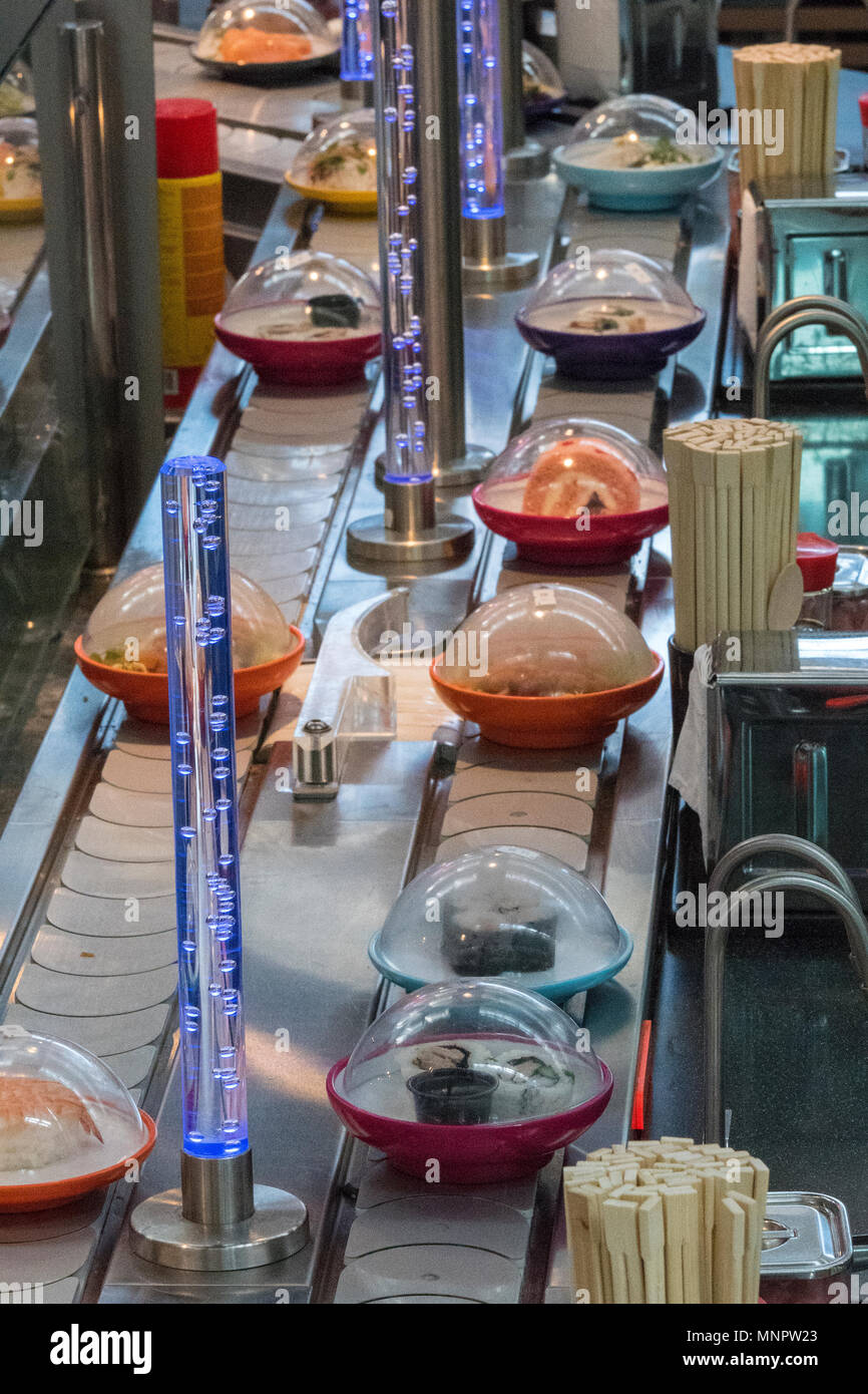 Moving sushi restaurant hi-res stock photography and images - Alamy