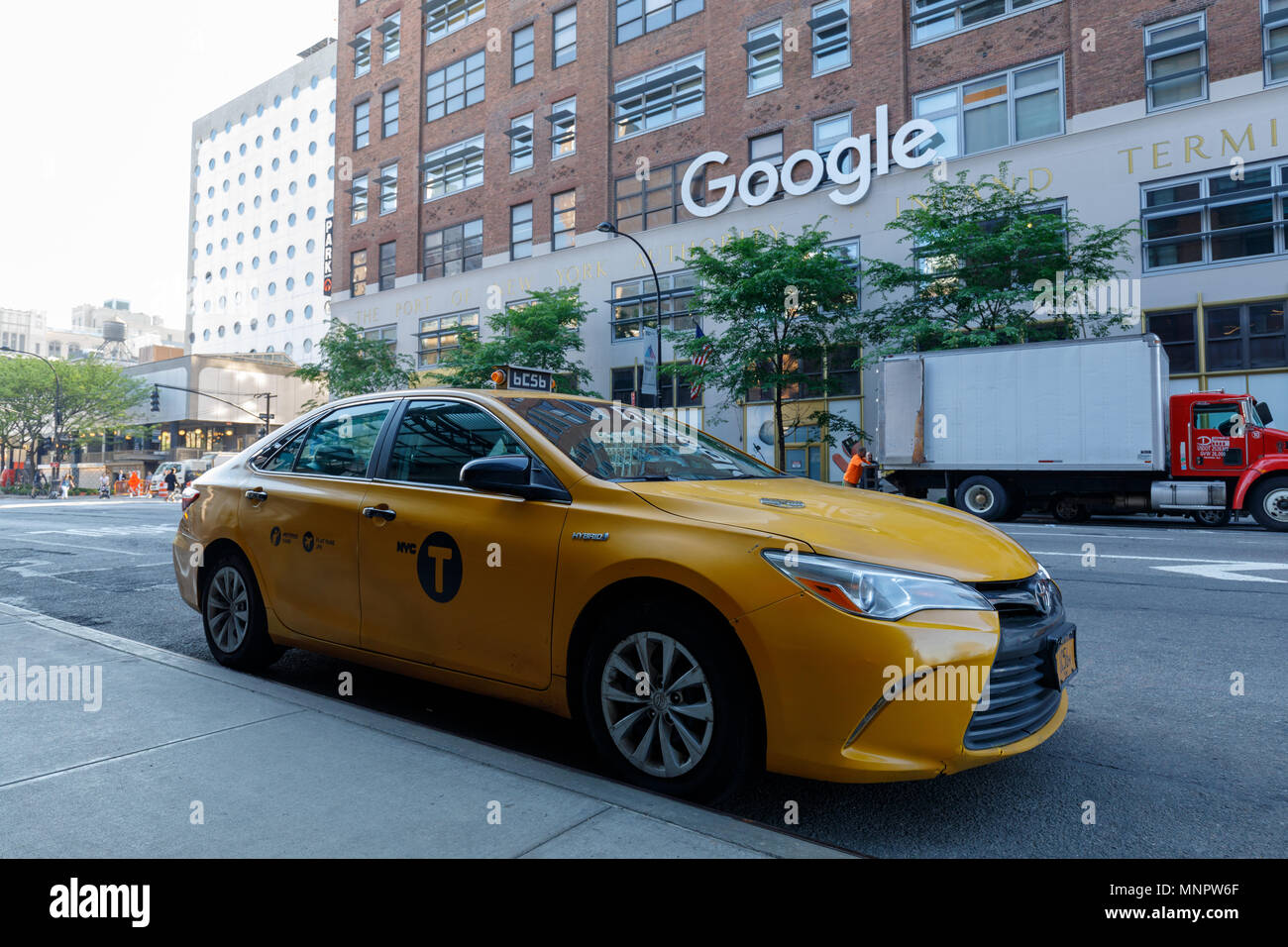Google headquarters building in manhattan hi-res stock photography and ...