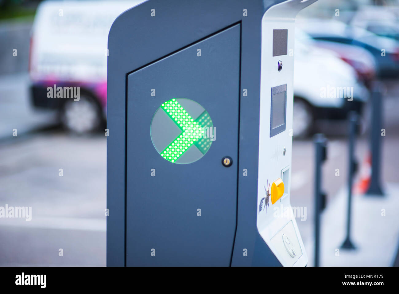 Car parking machine hi-res stock photography and images - Alamy