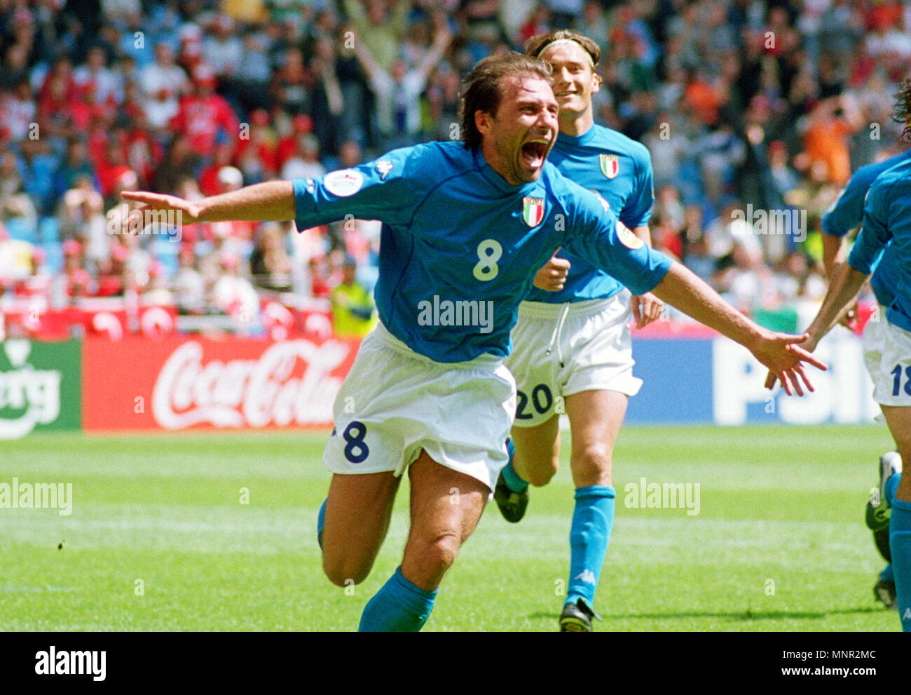 Uefa euro 2000 italy hi-res stock photography and images - Alamy