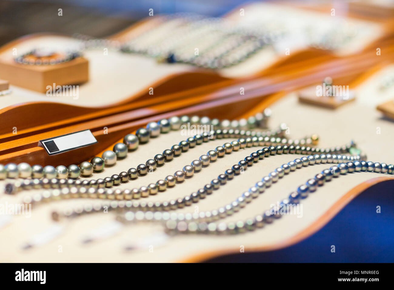 Pearl shop display hi-res stock photography and images - Alamy