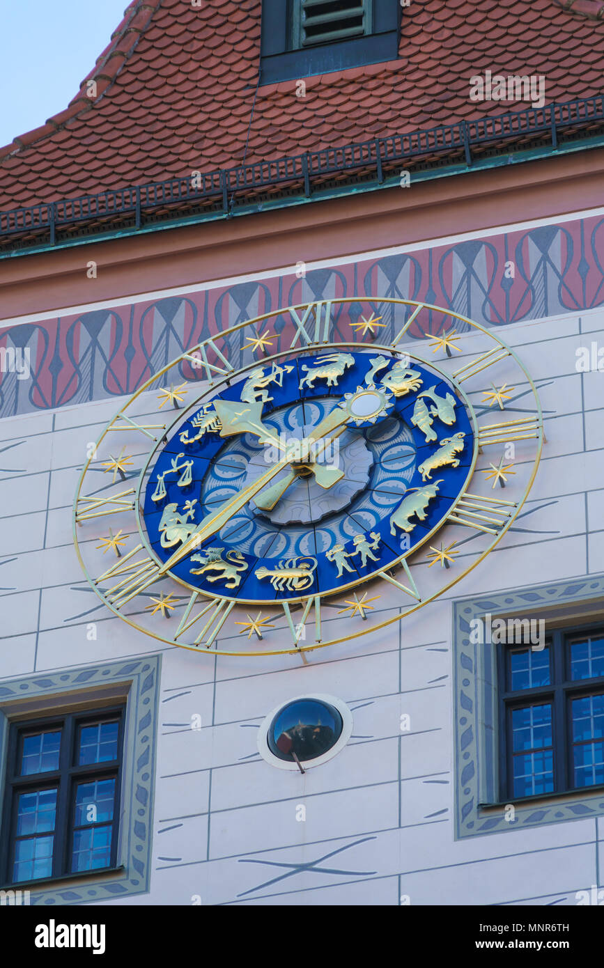 Wall clock with zodiac signs on Altes Rathaus at Marienplatz, Munich ...