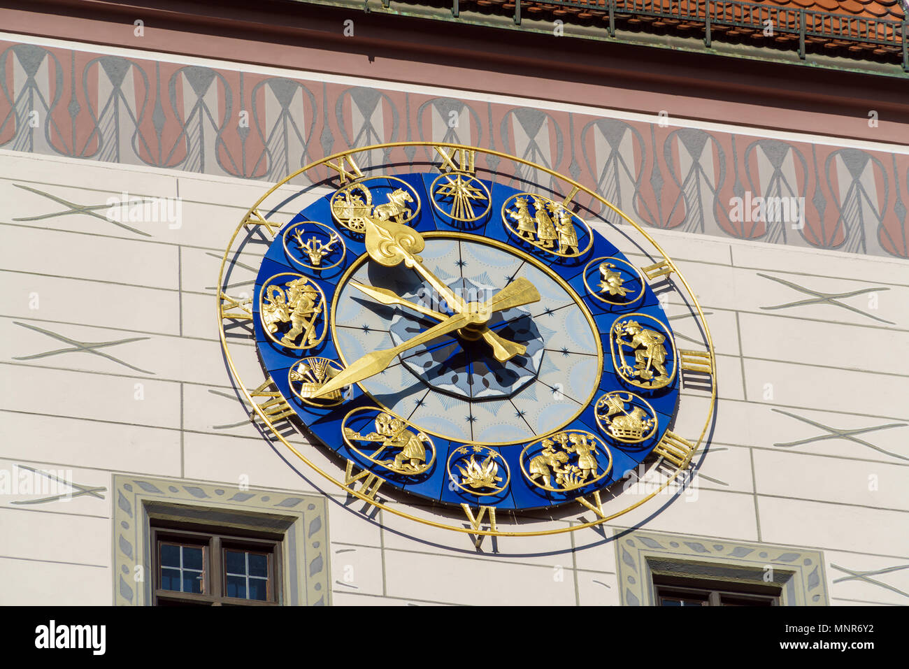 Wall clock with zodiac signs on Altes Rathaus at Marienplatz, Munich ...