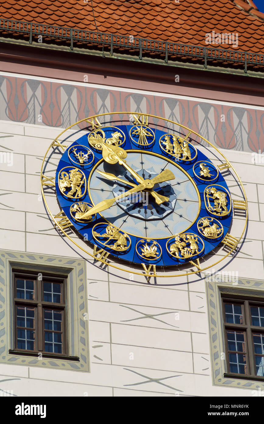 Wall clock with zodiac signs on Altes Rathaus at Marienplatz, Munich ...