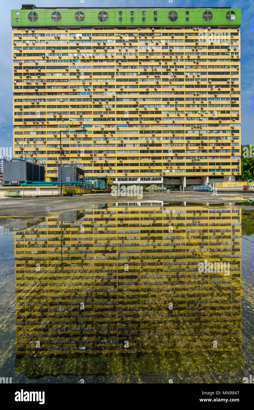 Facade of the People’s Park Complex, landmark of Chinatown Singapore ...