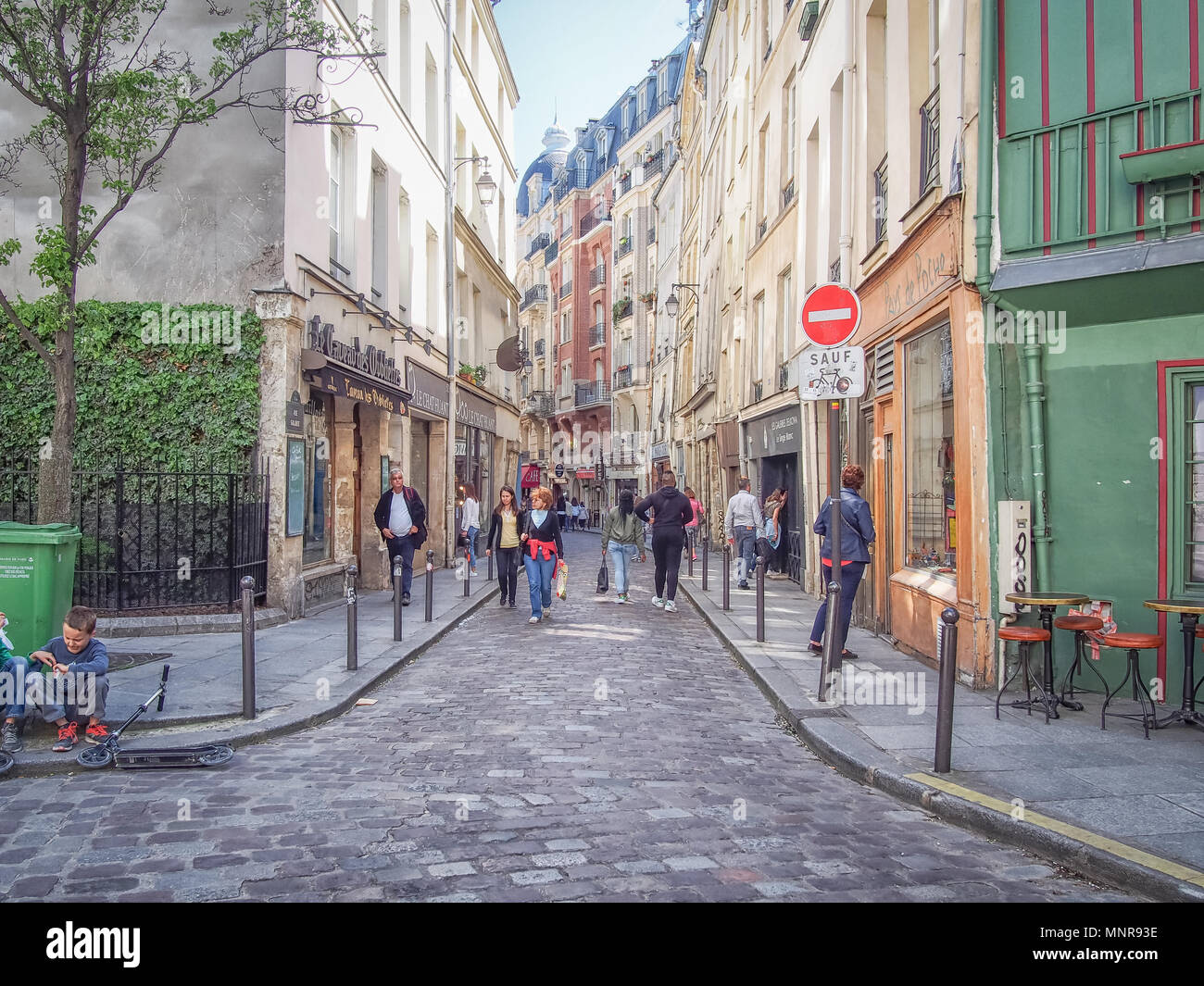 Typical cafe scene in paris hi-res stock photography and images - Alamy