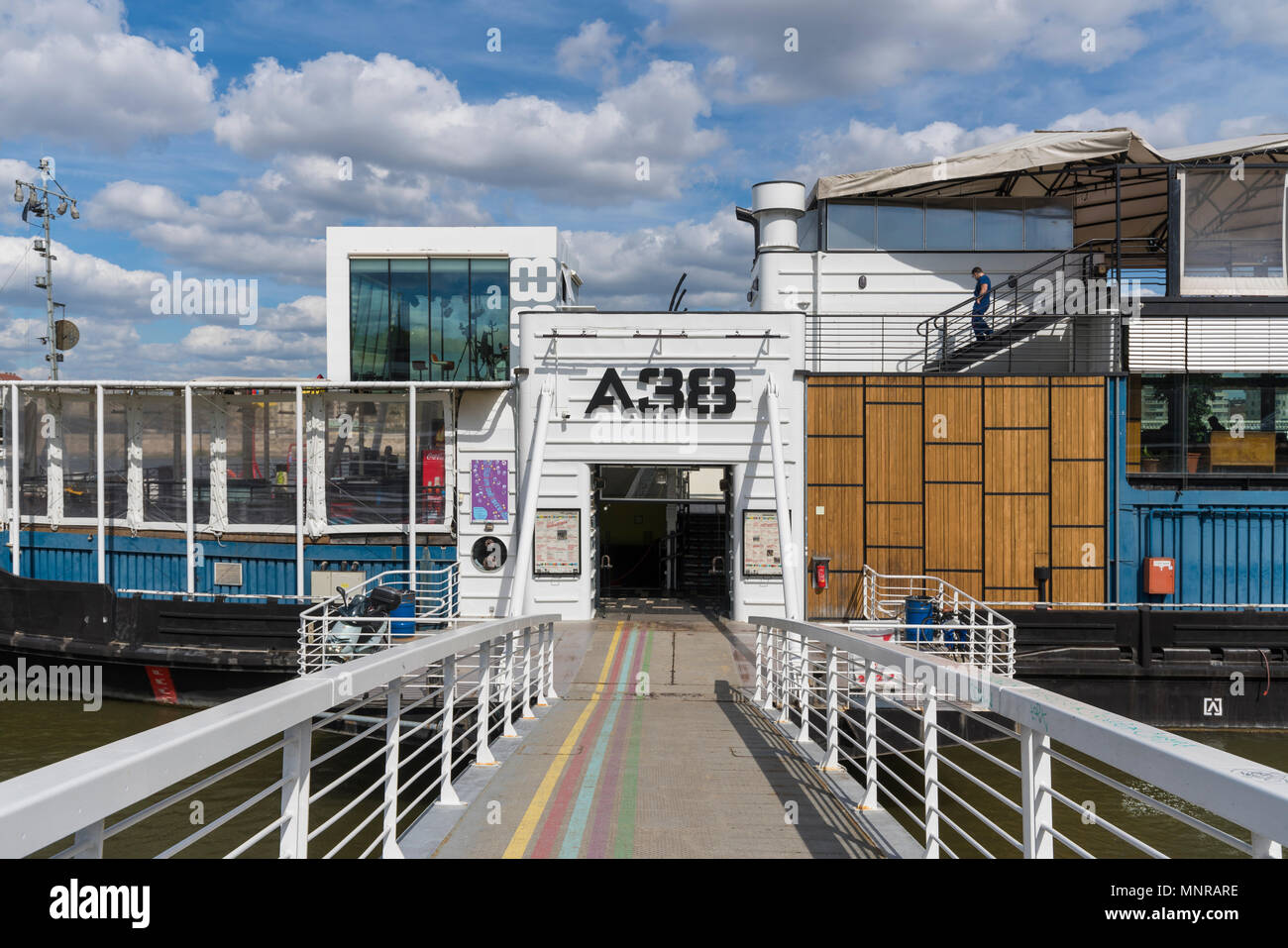 Concert and city party hi-res stock photography and images - Alamy