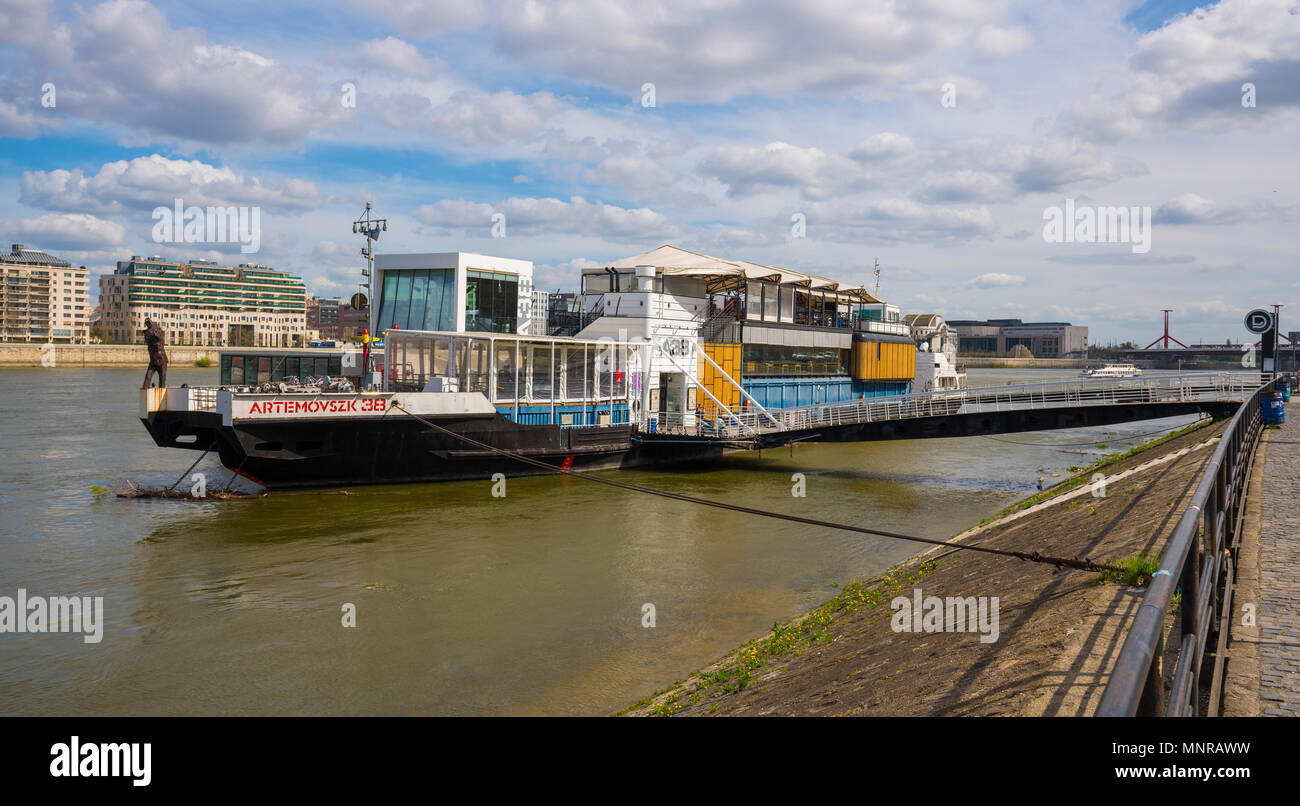 A38 Concert Ship, a party boat on the Danube in Budapest, Hungary Stock ...