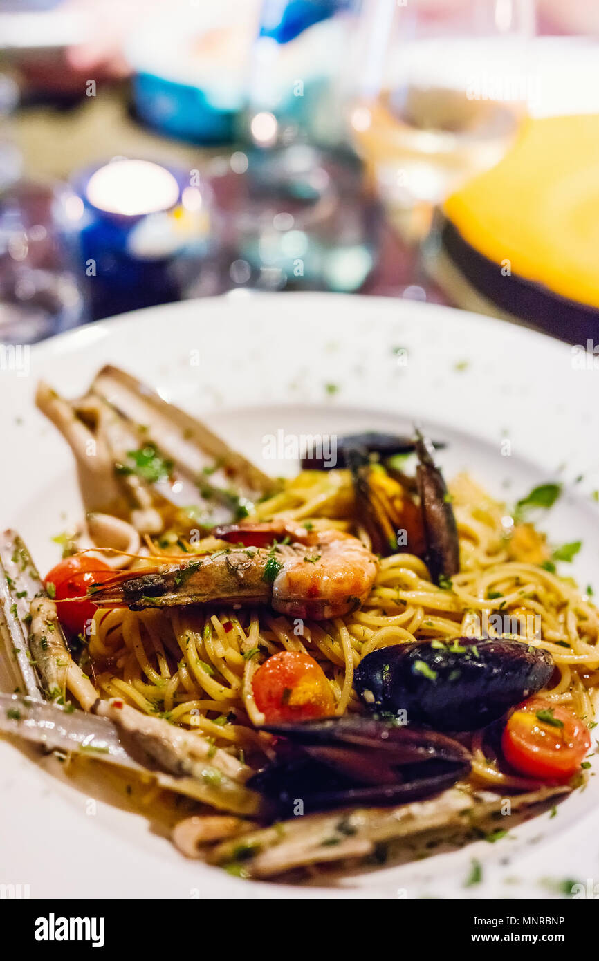 Food delicious seafood pasta hi-res stock photography and images - Alamy