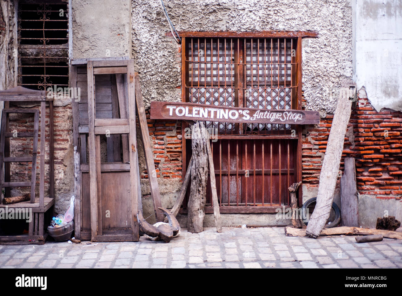 Antique shop at Calle Crisologo, Vigan, Ilocos Sur, Philippines Stock ... Antique shop at Calle Crisologo, Vigan, Ilocos Sur, Philippines Stock ...