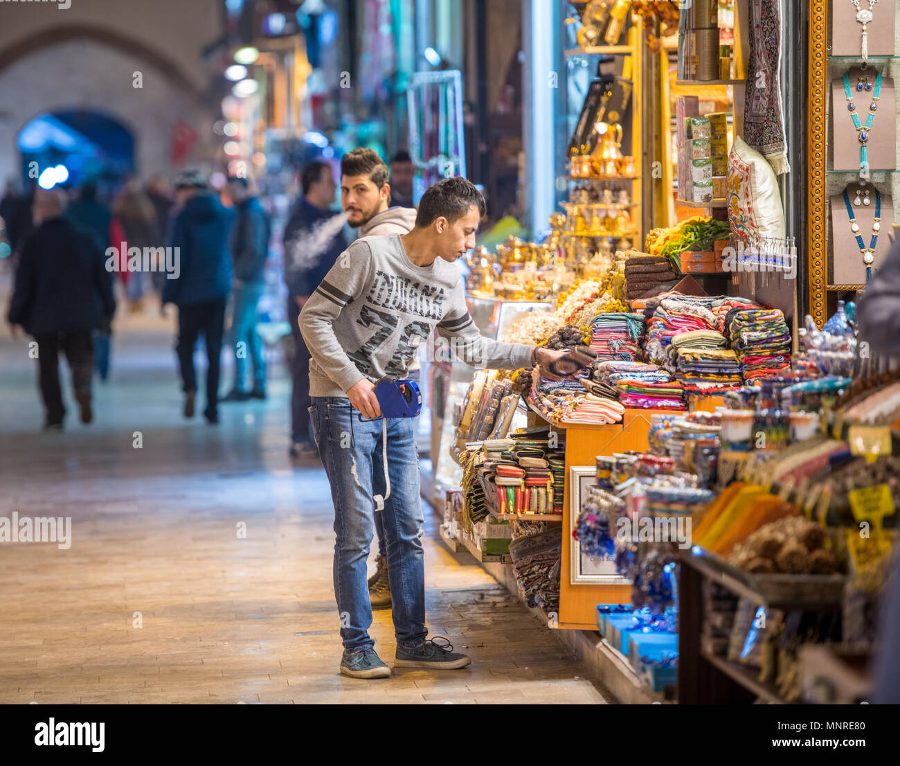 Label gun hi-res stock photography and images - Alamy