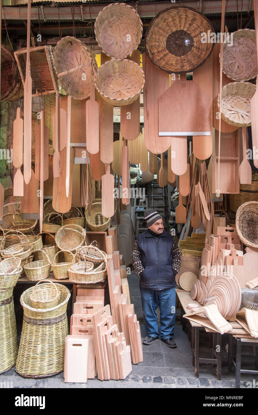 Merchant stands hi-res stock photography and images - Alamy