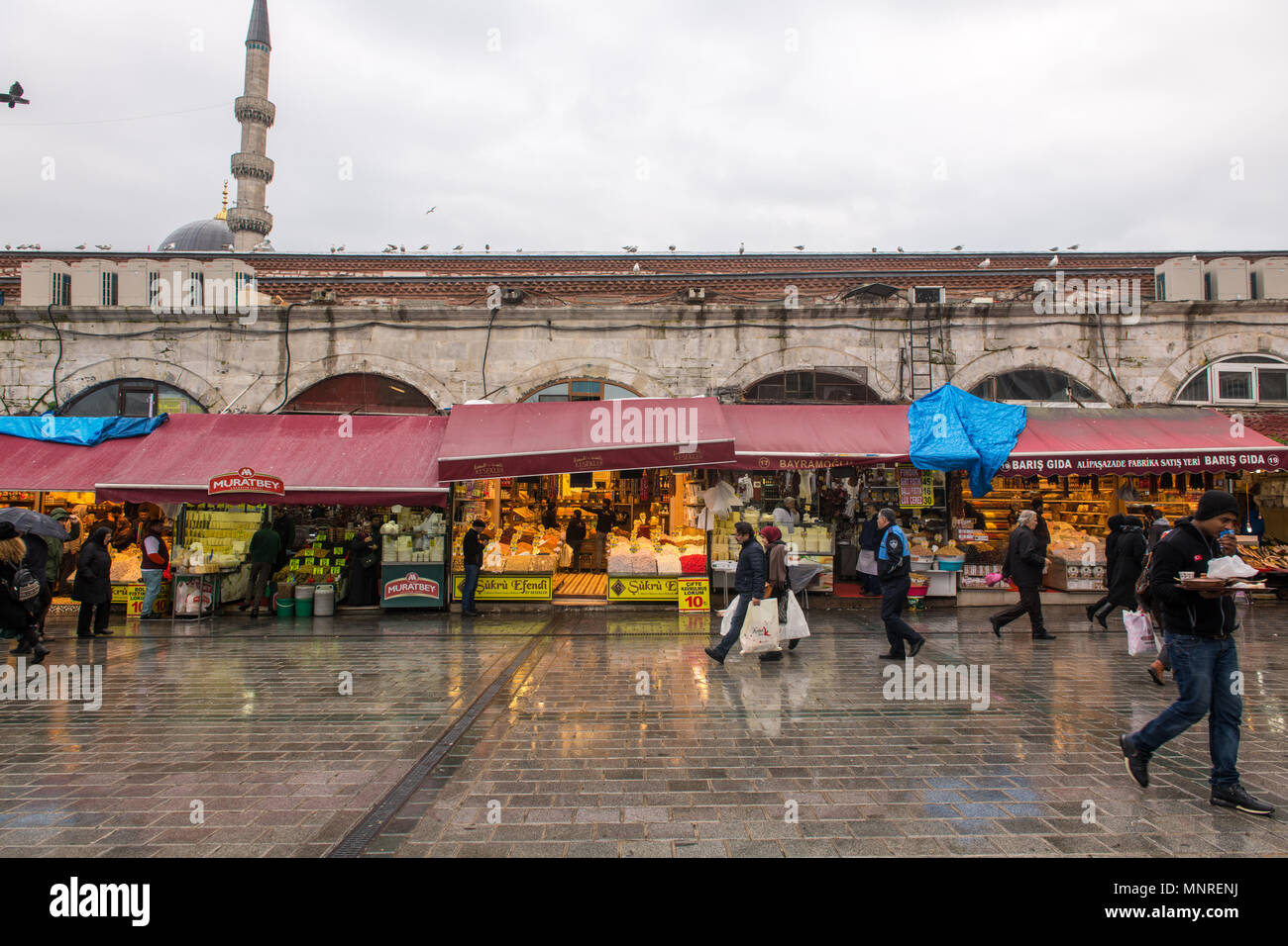 Outdoor market stalls hi-res stock photography and images - Alamy