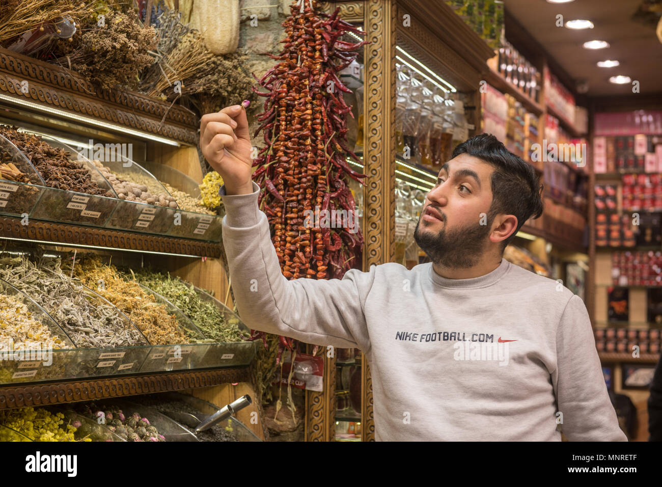 Spice shop in istanbul hi-res stock photography and images - Alamy