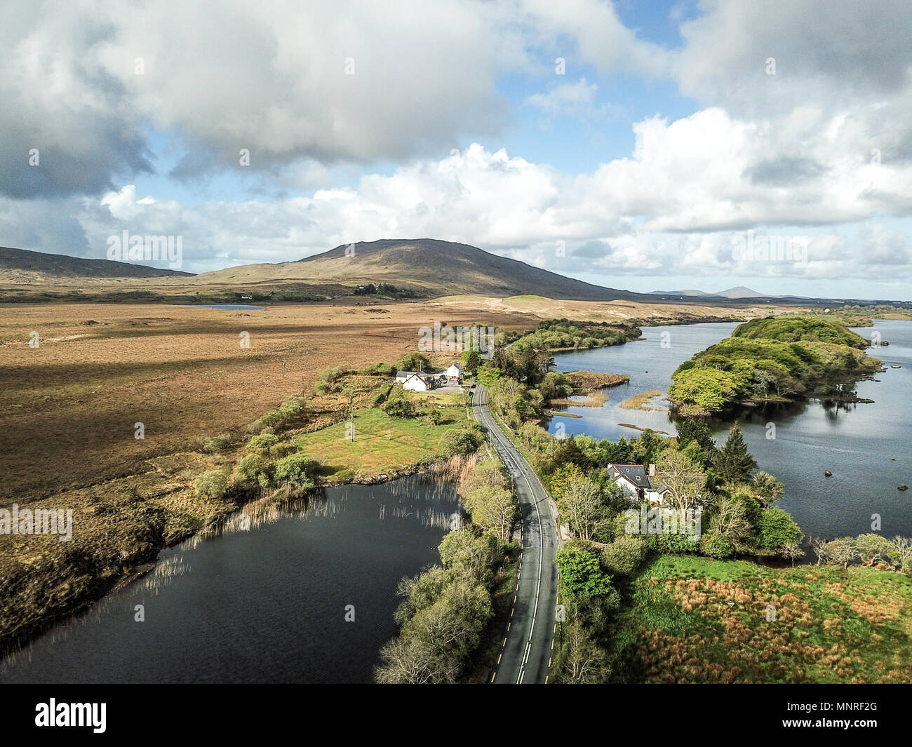 Connemara road hi-res stock photography and images - Alamy