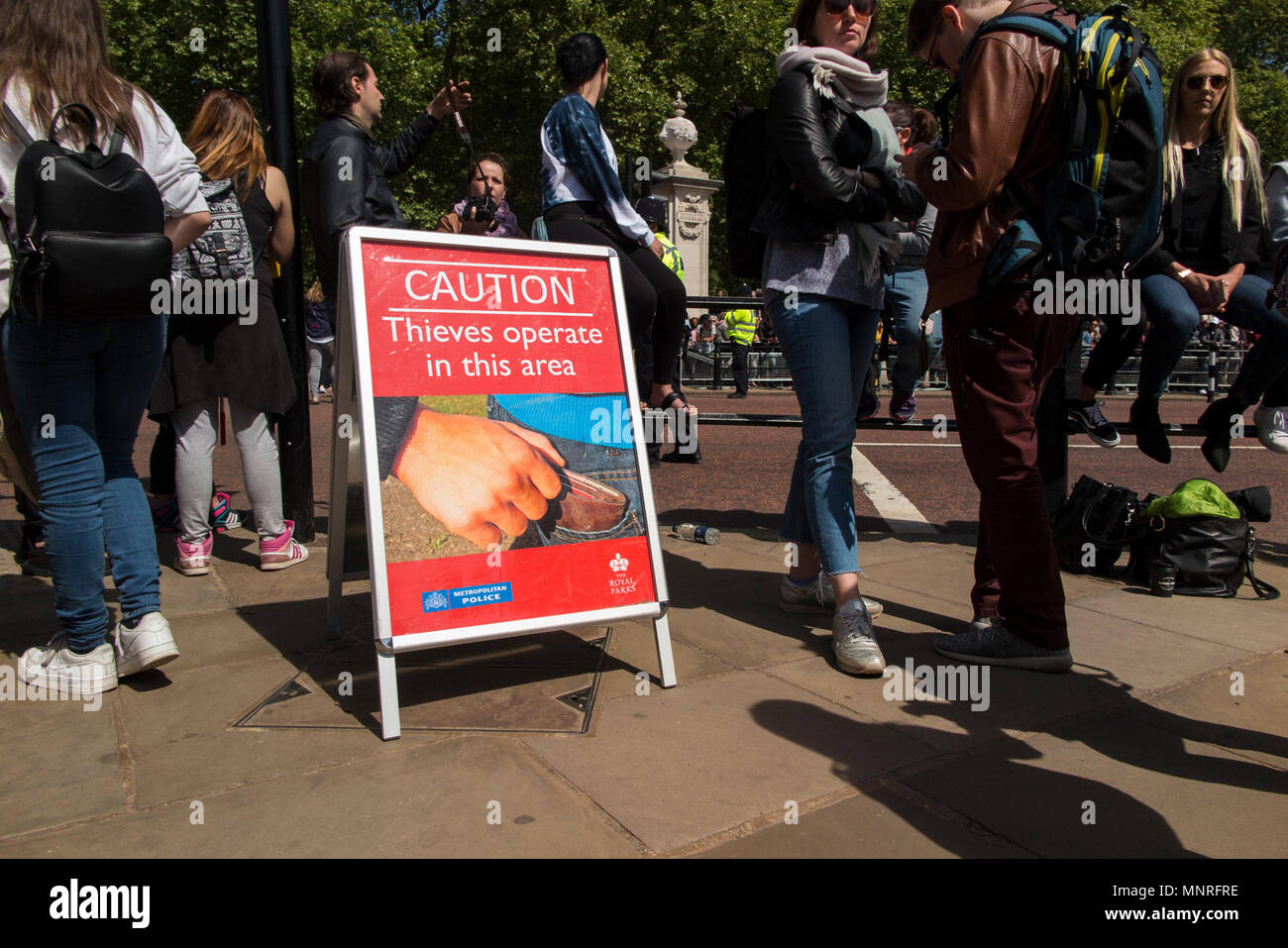 Thieves Beware Warning Sign In Stock Photos & Thieves Beware Warning ...
