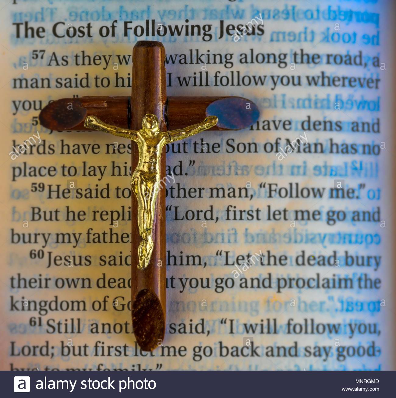 Crucifix Bible Stock Photos & Crucifix Bible Stock Images - Alamy