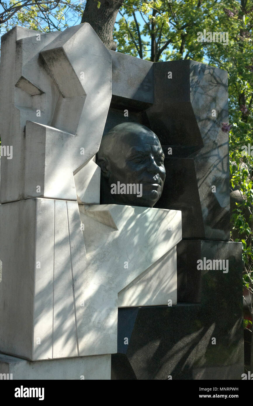 Novodevichy Cemetry at the Novodevichy Convent and Monastary, burial ...