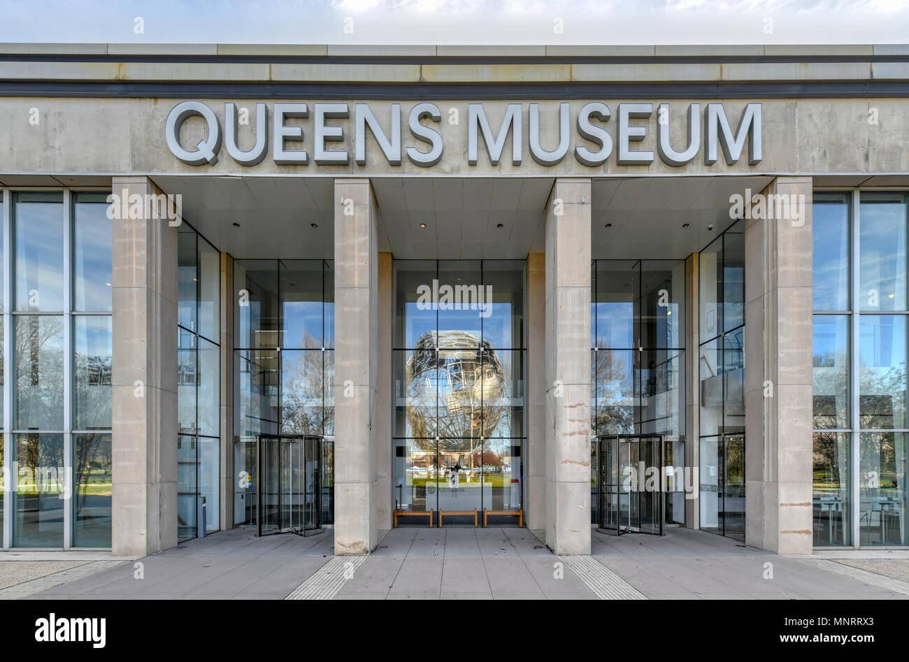 Brooklyn museum entrance hi-res stock photography and images - Alamy