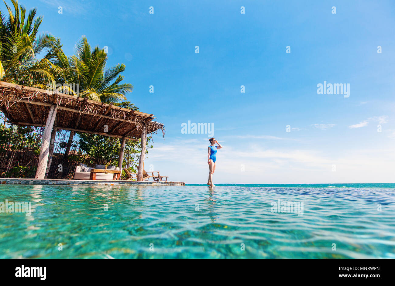 Beautiful infinity pool hi-res stock photography and images - Alamy