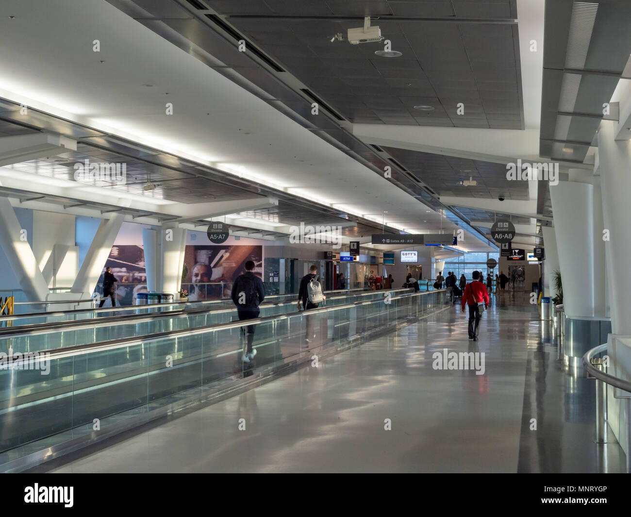 Escalator airport san francisco hi-res stock photography and images - Alamy