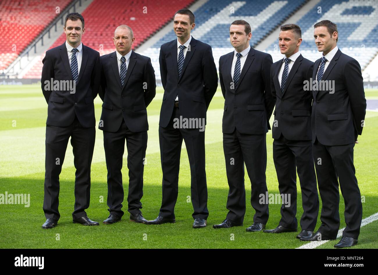 Kevin clancy referee hi-res stock photography and images - Alamy