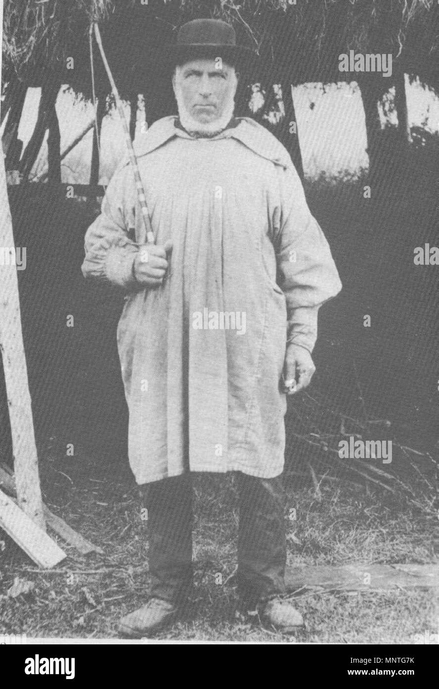 Man wearing smock hi-res stock photography and images - Alamy