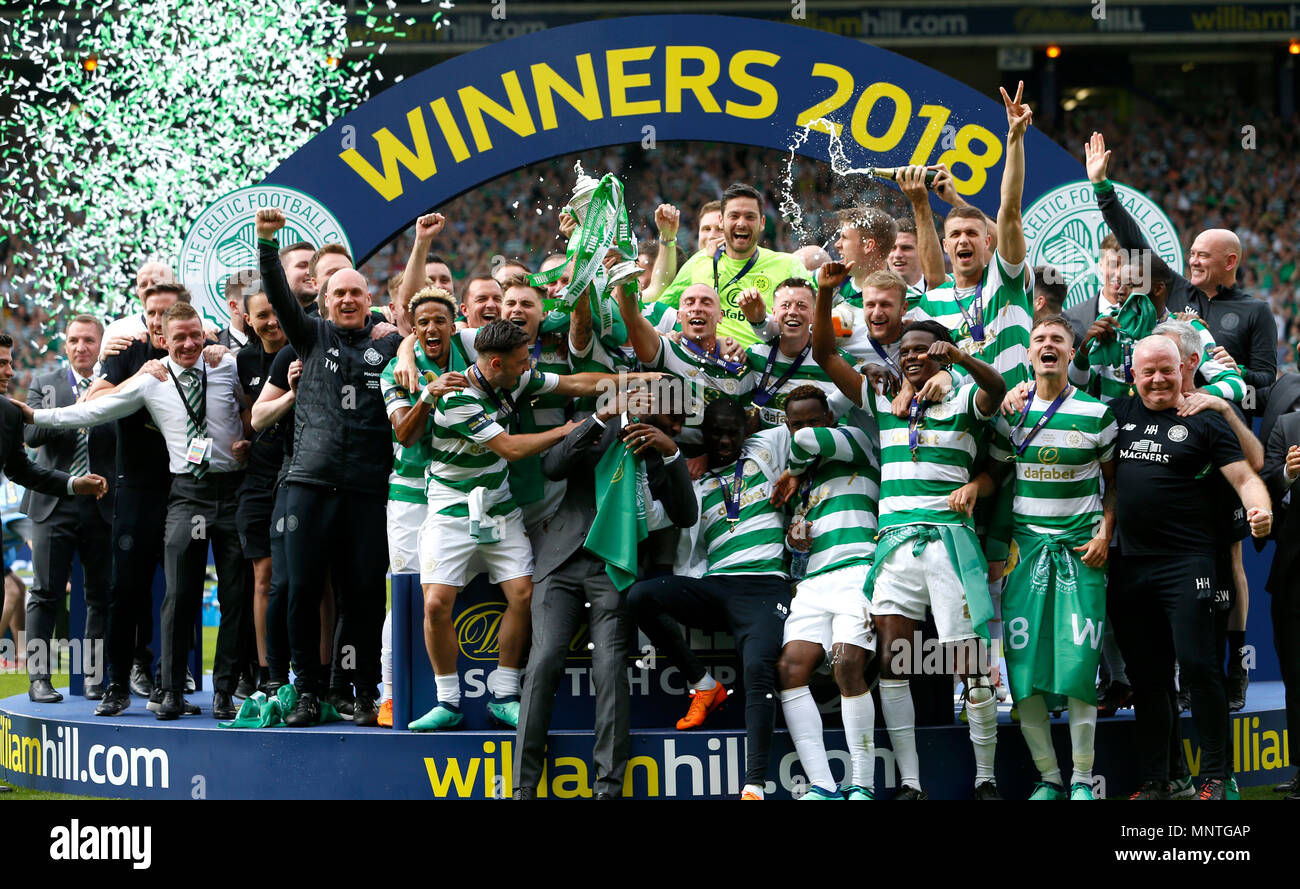 Celtic lift trophy at hampden hi-res stock photography and images - Alamy