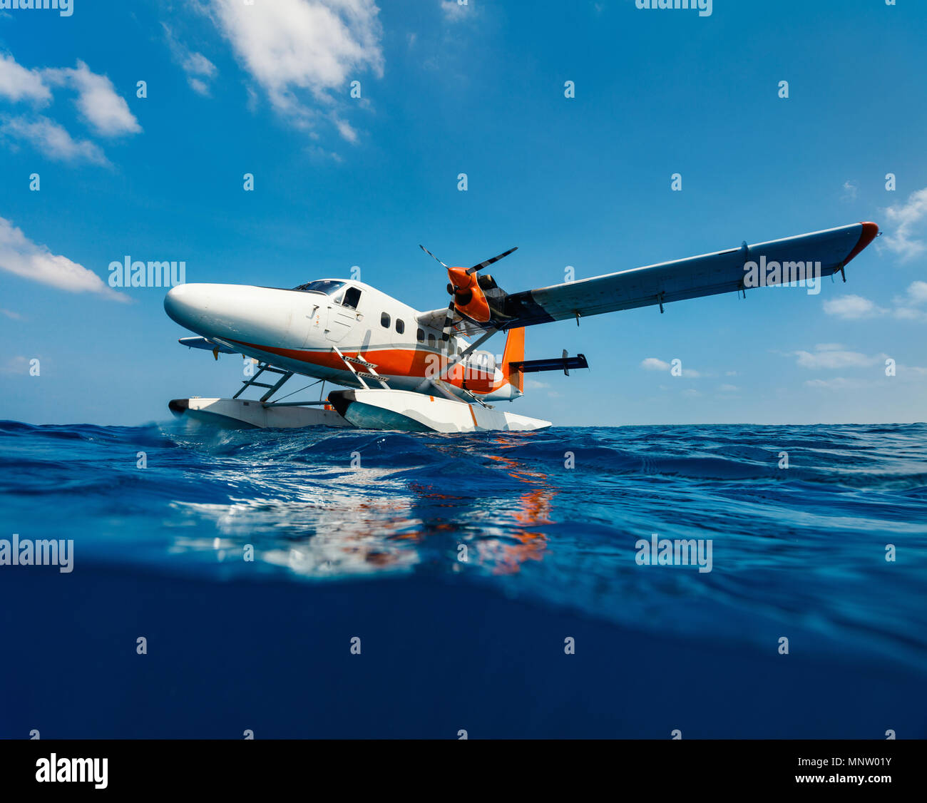 Seaplane on water hi-res stock photography and images - Alamy